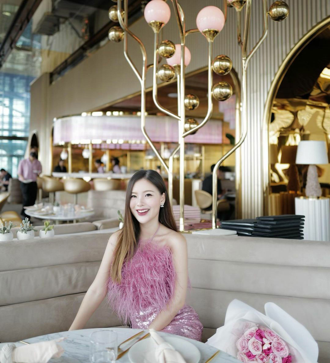 แจกวาร์ปสาวสวย น้องเฟรม นักธุรกิจสาว สวย รวย เก่ง หุ่นดีสุดๆ