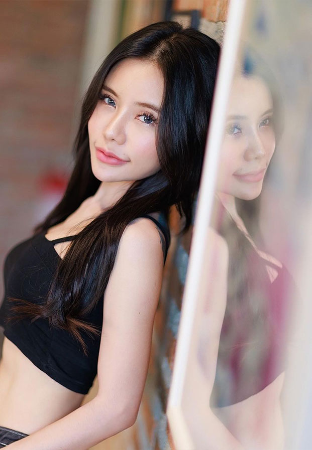 ประวัติ Farfah Supisara นางแบบหุ่นเซ็กซี่ ตาสวยยิ้มมีเสน่ห์